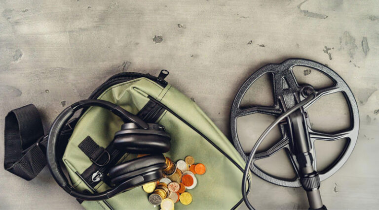 Best Metal Detecting Pouches of 2025 - Savvy Scores